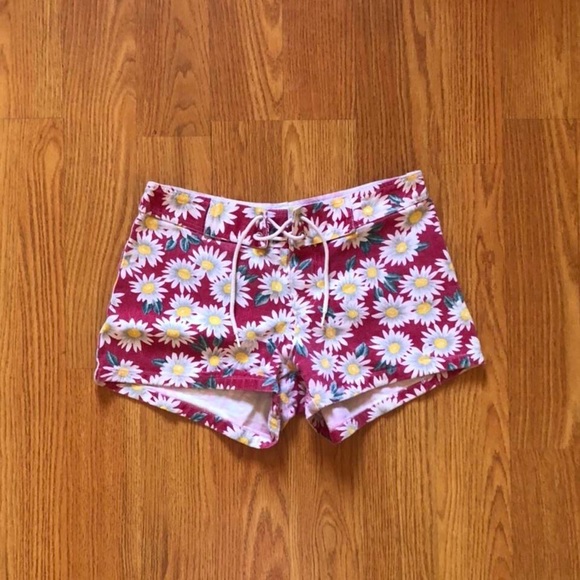 Gidget | Shorts | Vintage Daisy Print Laceup Shorts | Poshmark